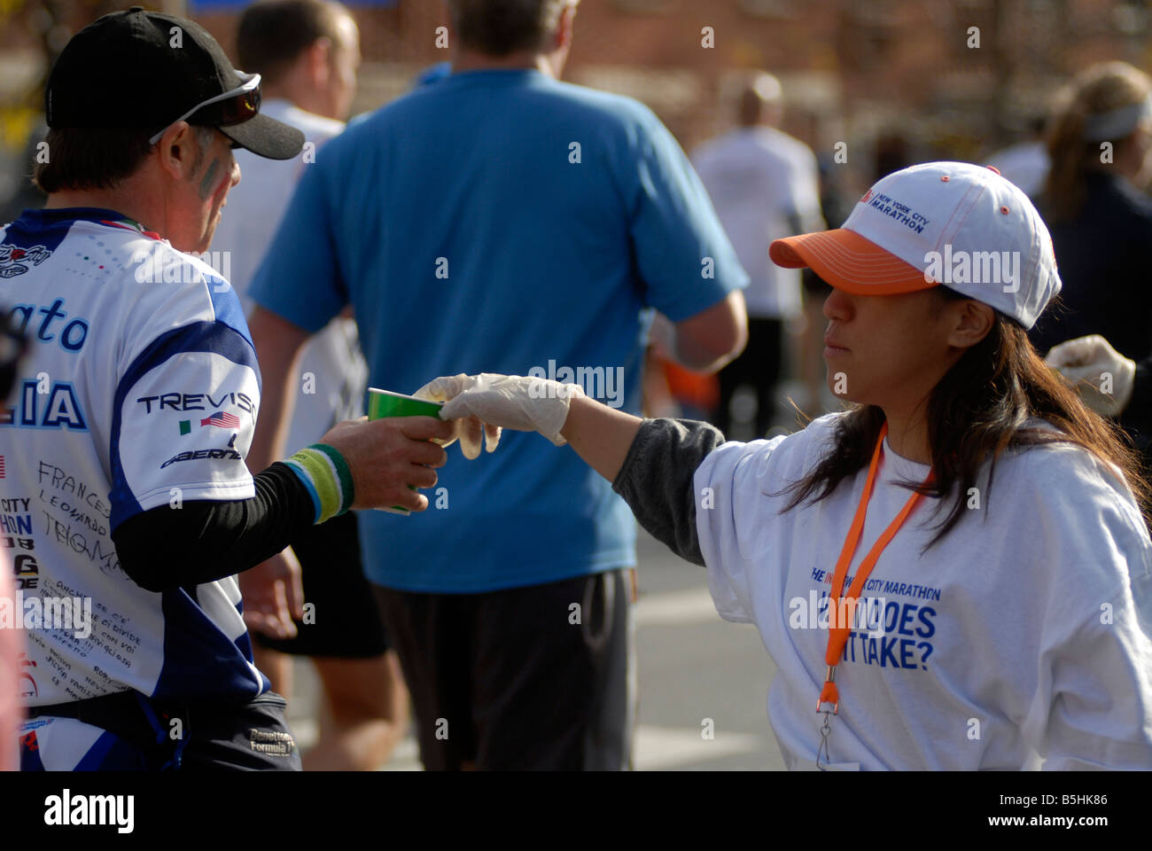 Marathon water station hi-res stock photography and images - Alamy