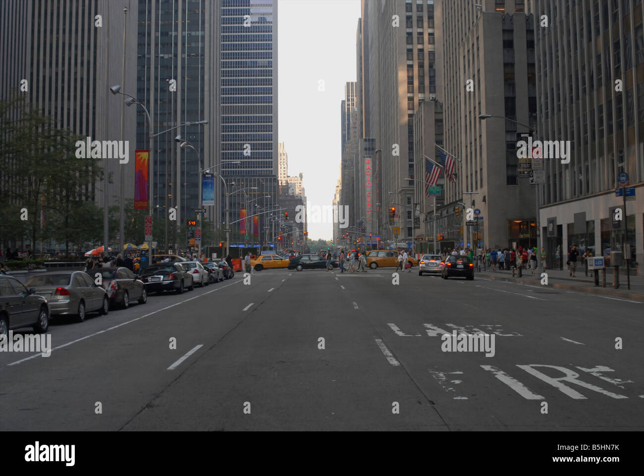 A fire Lane on one of New York's streets Stock Photo - Alamy