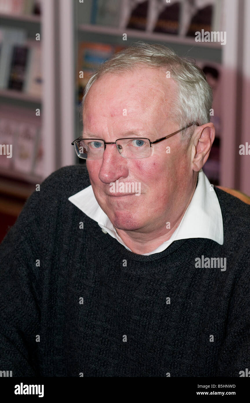 Robert Fisk author and correspondent at the Cheltenham Literary ...