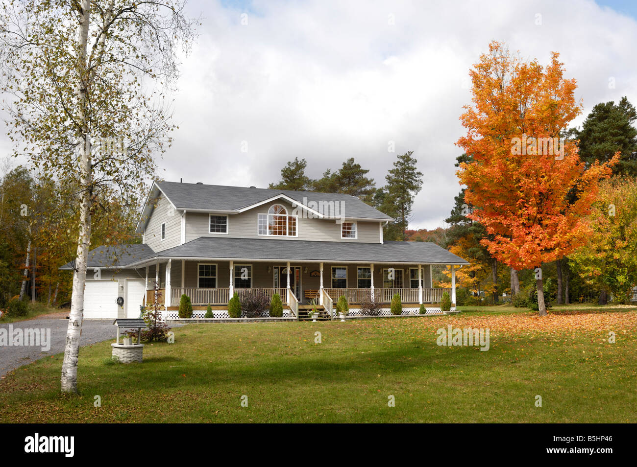 Cottage scene ontario hi-res stock photography and images - Alamy