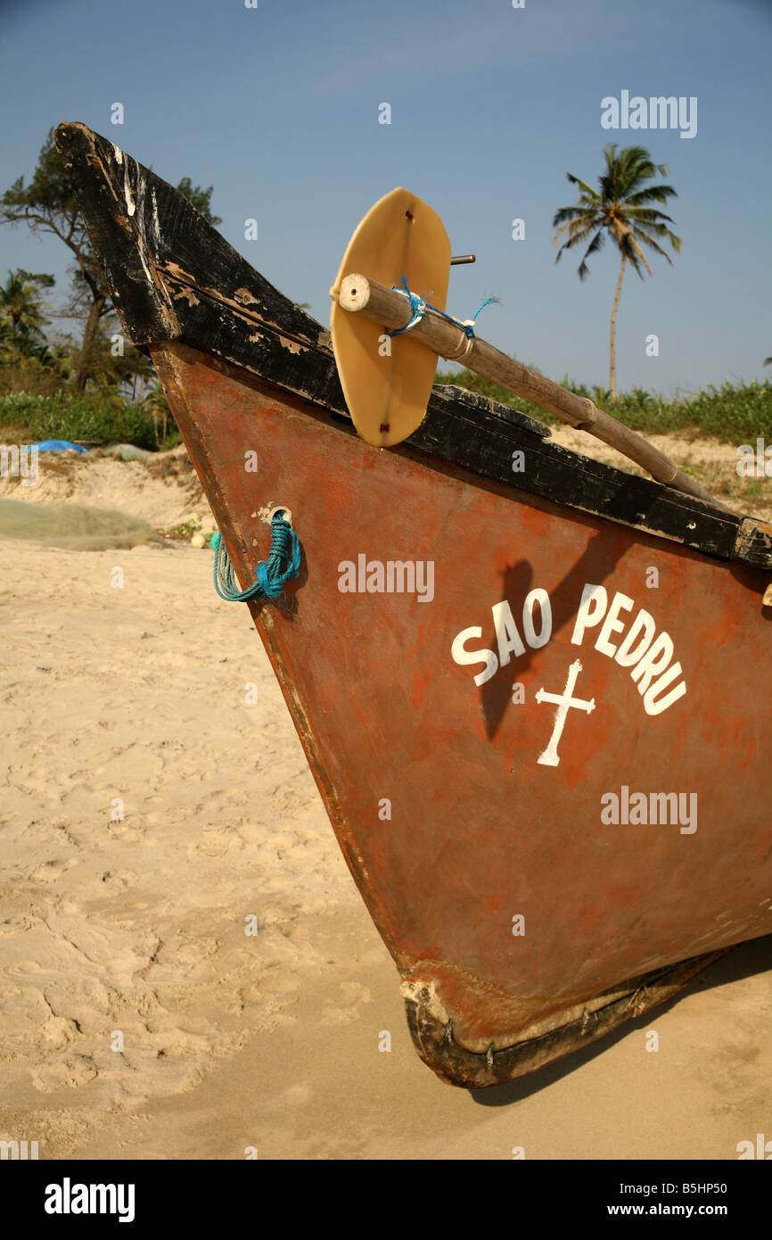 fisherman boat goa india Stock Photo - Alamy