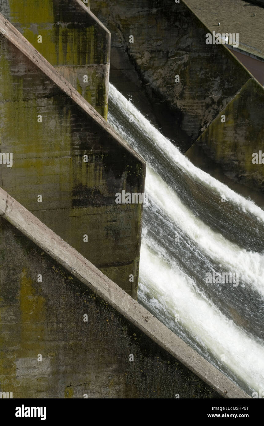 Overflow of water Stock Photo - Alamy