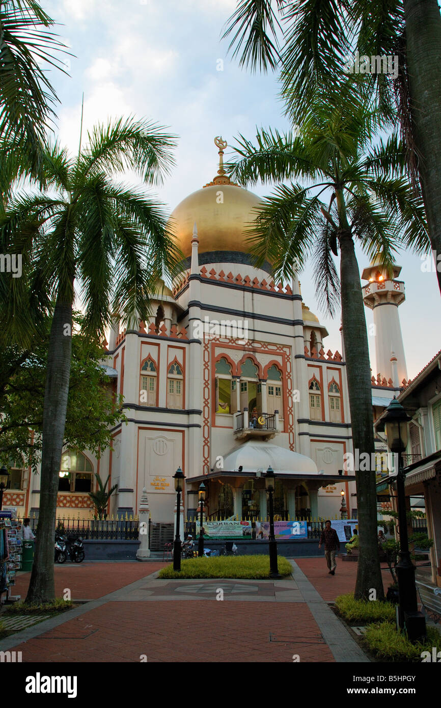 The Sultan Mosque in Singapore Stock Photo - Alamy