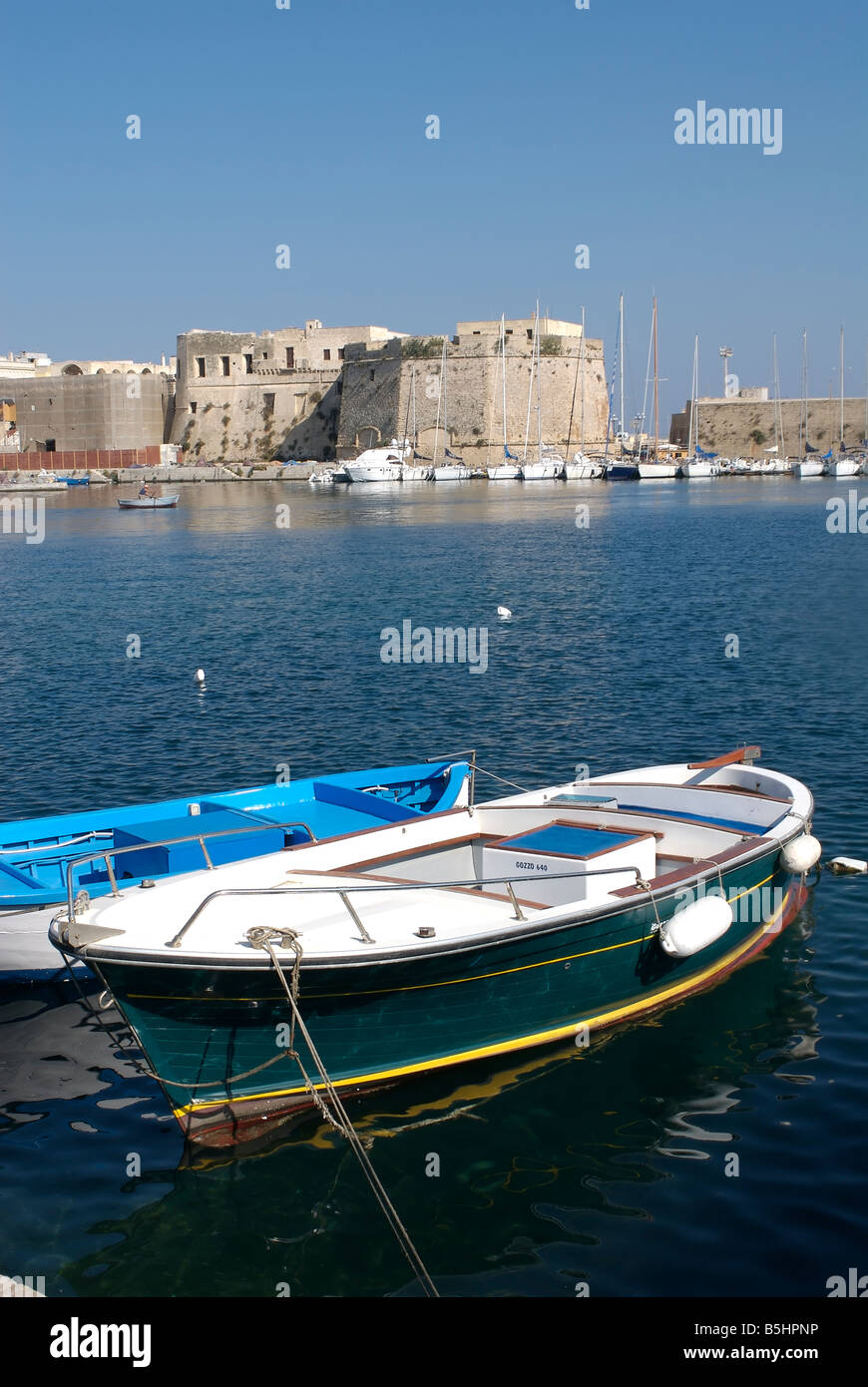 Gallipoli the harbour and castle hi-res stock photography and images ...