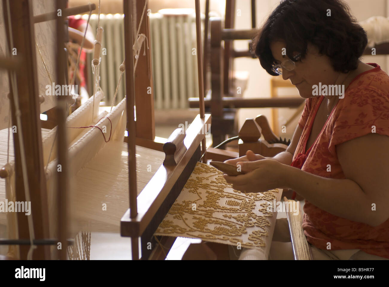 Manual weaving textile hi-res stock photography and images - Alamy