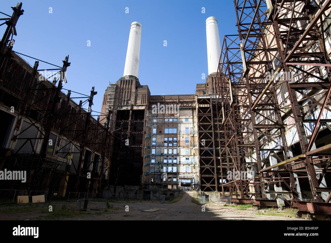 Scaffolding 1970s 1970s hi-res stock photography and images - Alamy