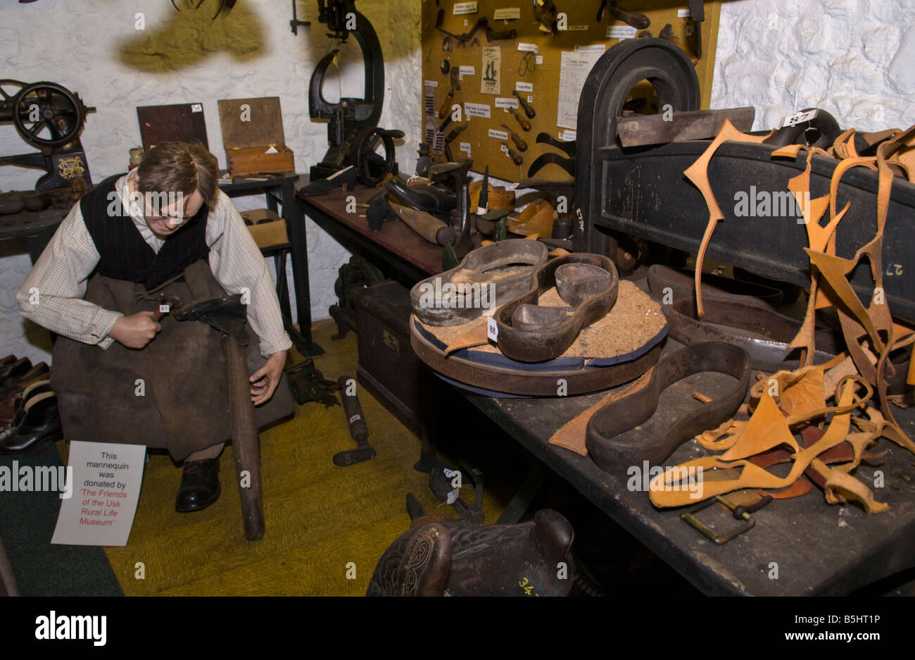 Cobblers uk hi-res stock photography and images - Alamy