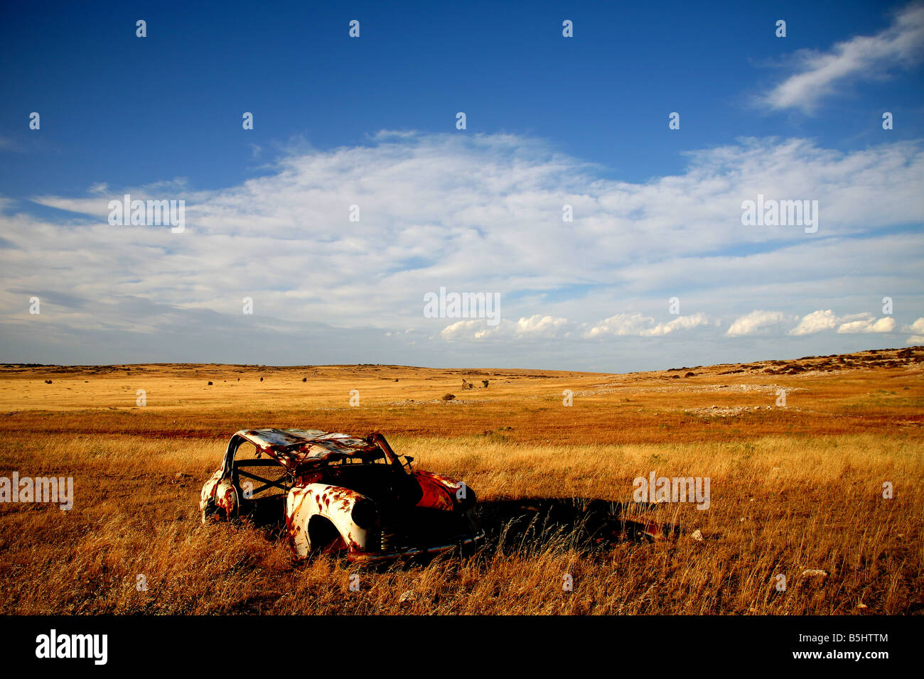 Old wrecked car in outback Australia Stock Photo - Alamy