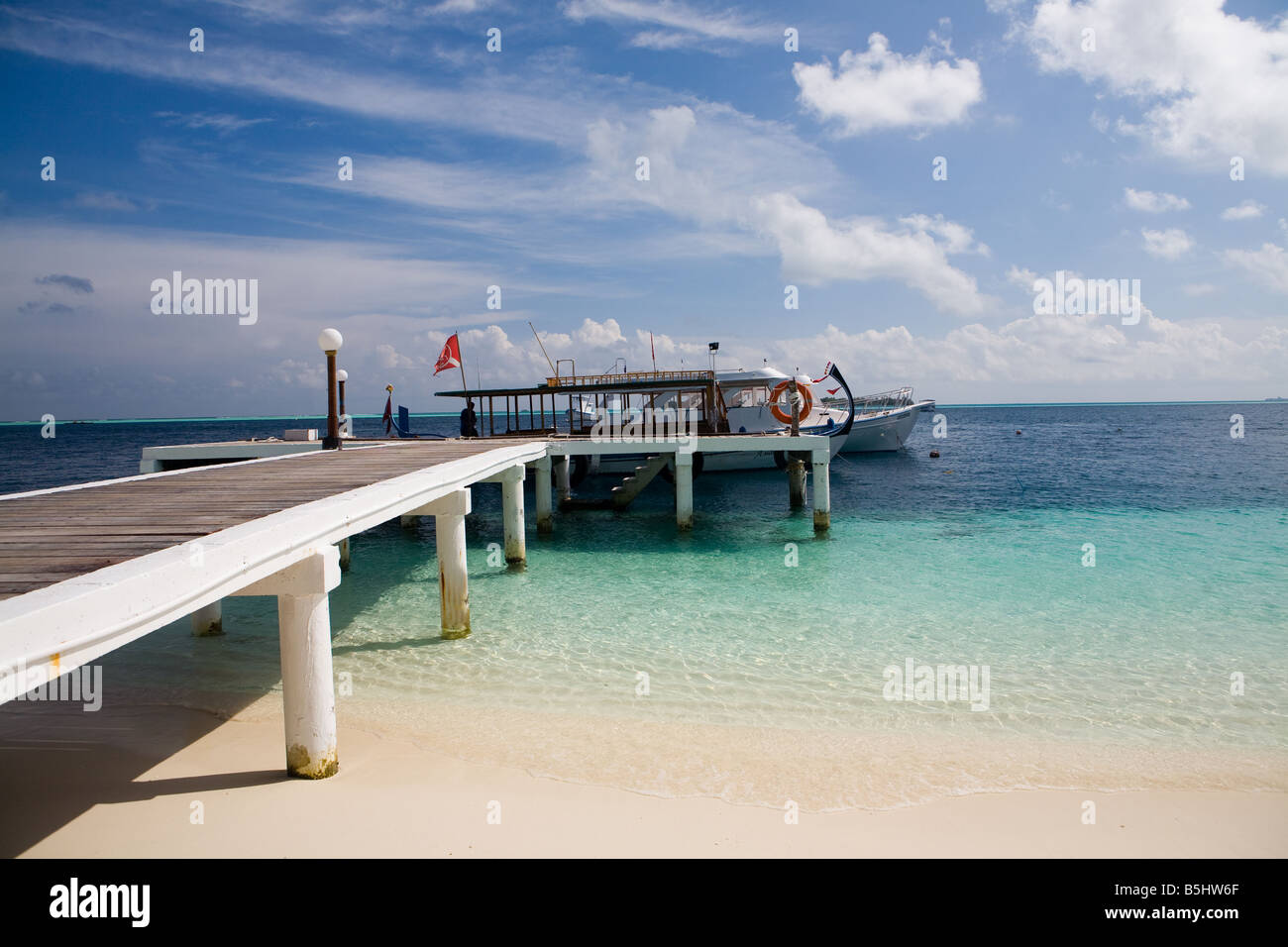 Maldives resort wide hi-res stock photography and images - Alamy