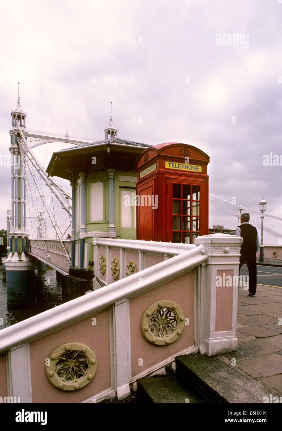 Old chelsea embankment hi-res stock photography and images - Alamy