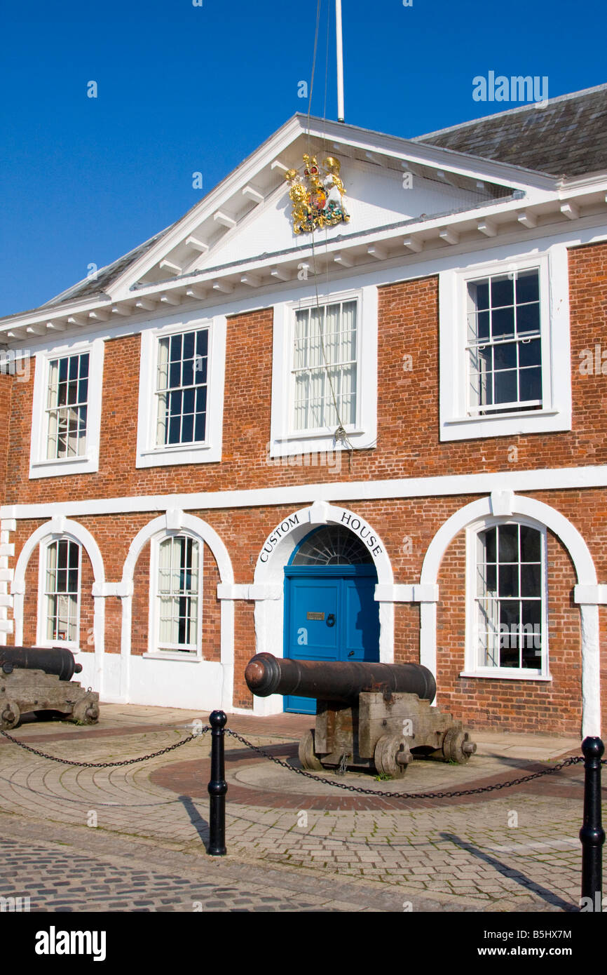 Quayside house hi-res stock photography and images - Alamy