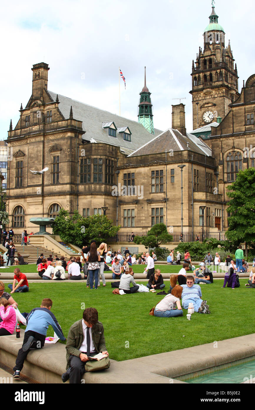 Sheffield city council town hall hi-res stock photography and images ...