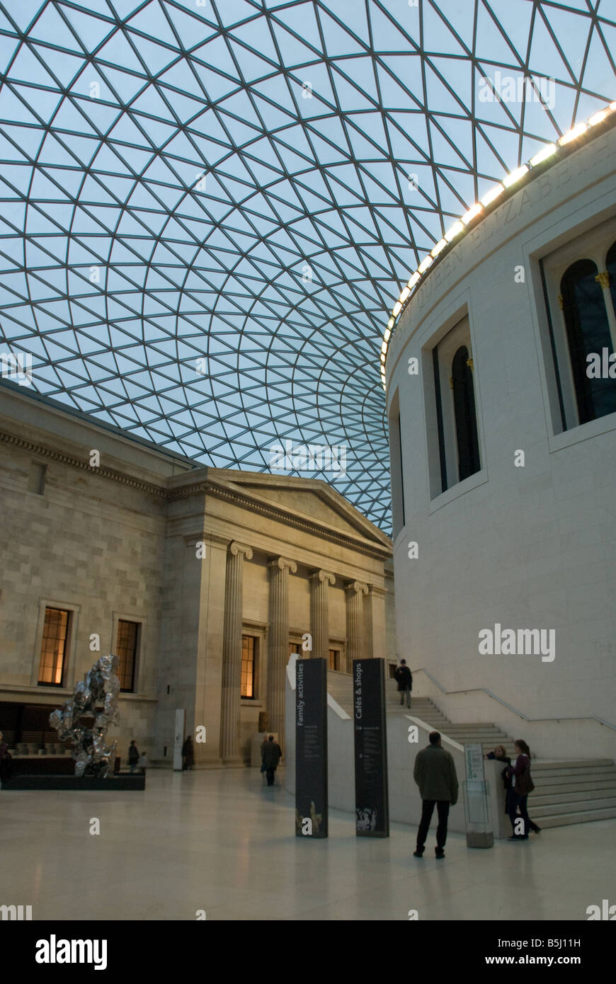 Inside the British Museum foyer designed by Sir Norman Foster Stock ...
