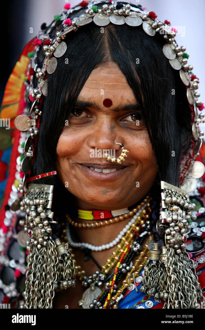 Woman smile tilak bindi hi-res stock photography and images - Alamy