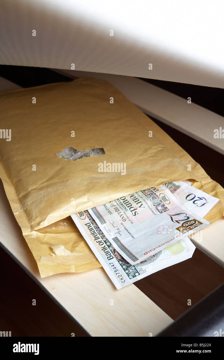 Northern irish banknotes hi-res stock photography and images - Alamy