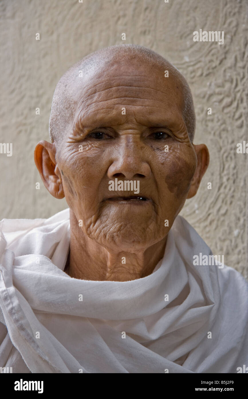 Head nun hi-res stock photography and images - Alamy