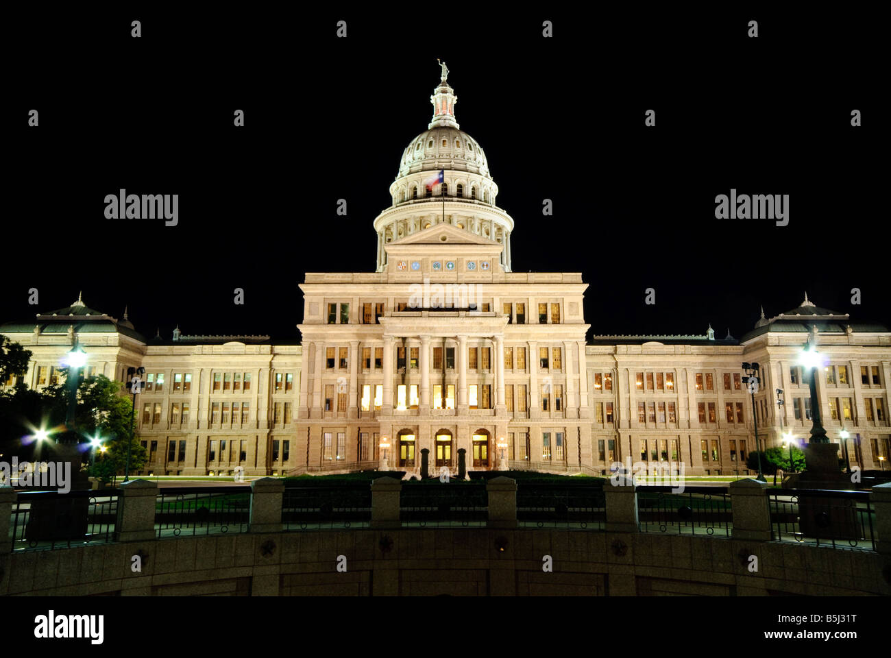 AUSTIN, Texas, United States — The Texas State Capitol building ...