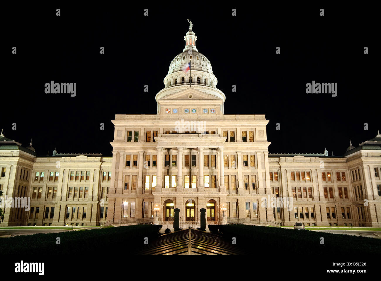 AUSTIN, Texas - Texas State Capitol in Austin at night Stock Photo - Alamy