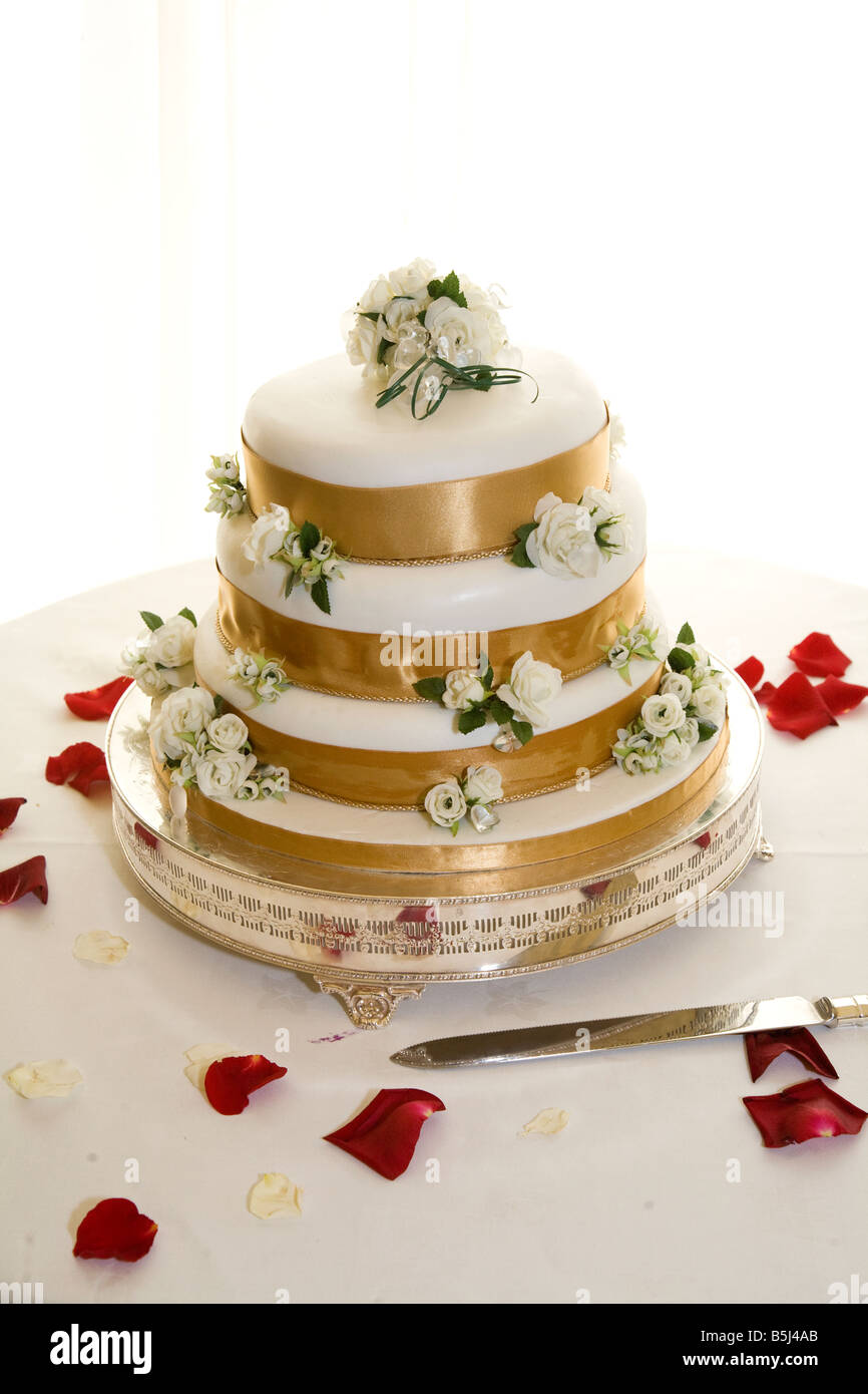 Elaborate cake hi-res stock photography and images - Alamy