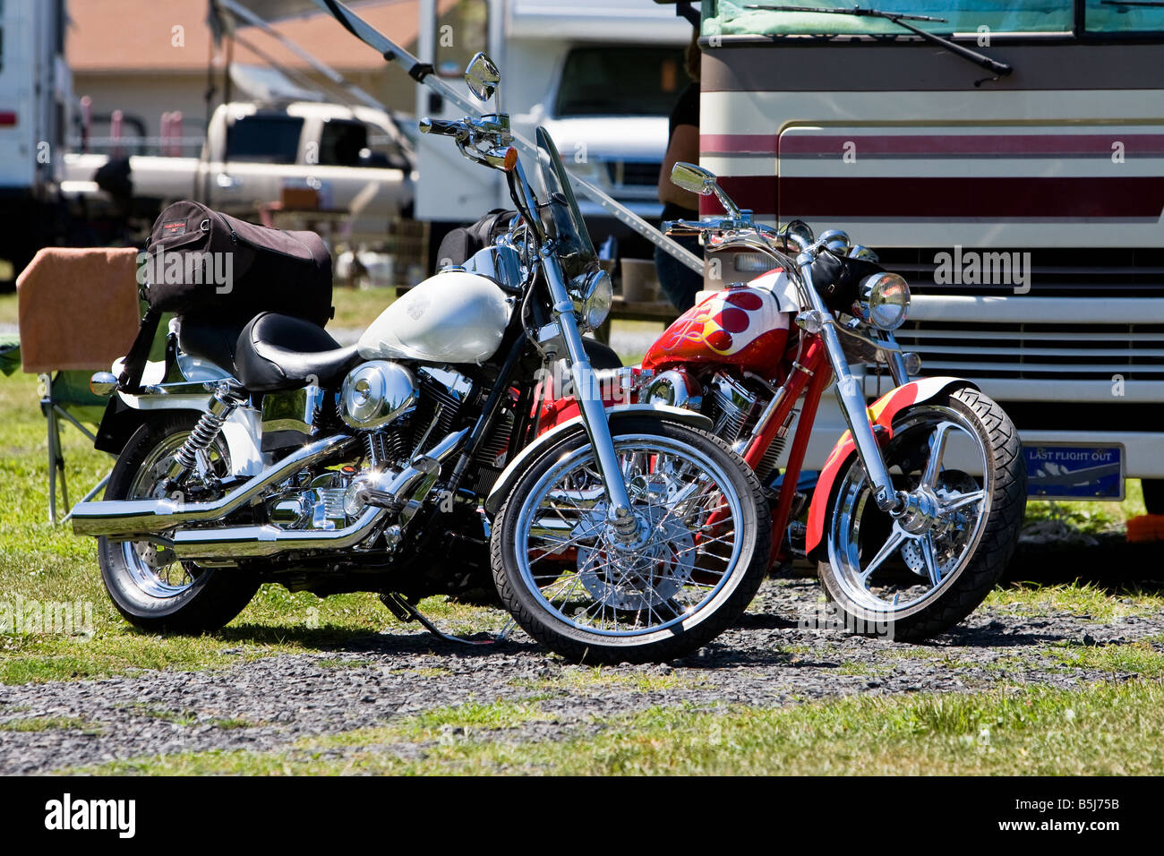 Two silver motorcycles hi-res stock photography and images - Alamy