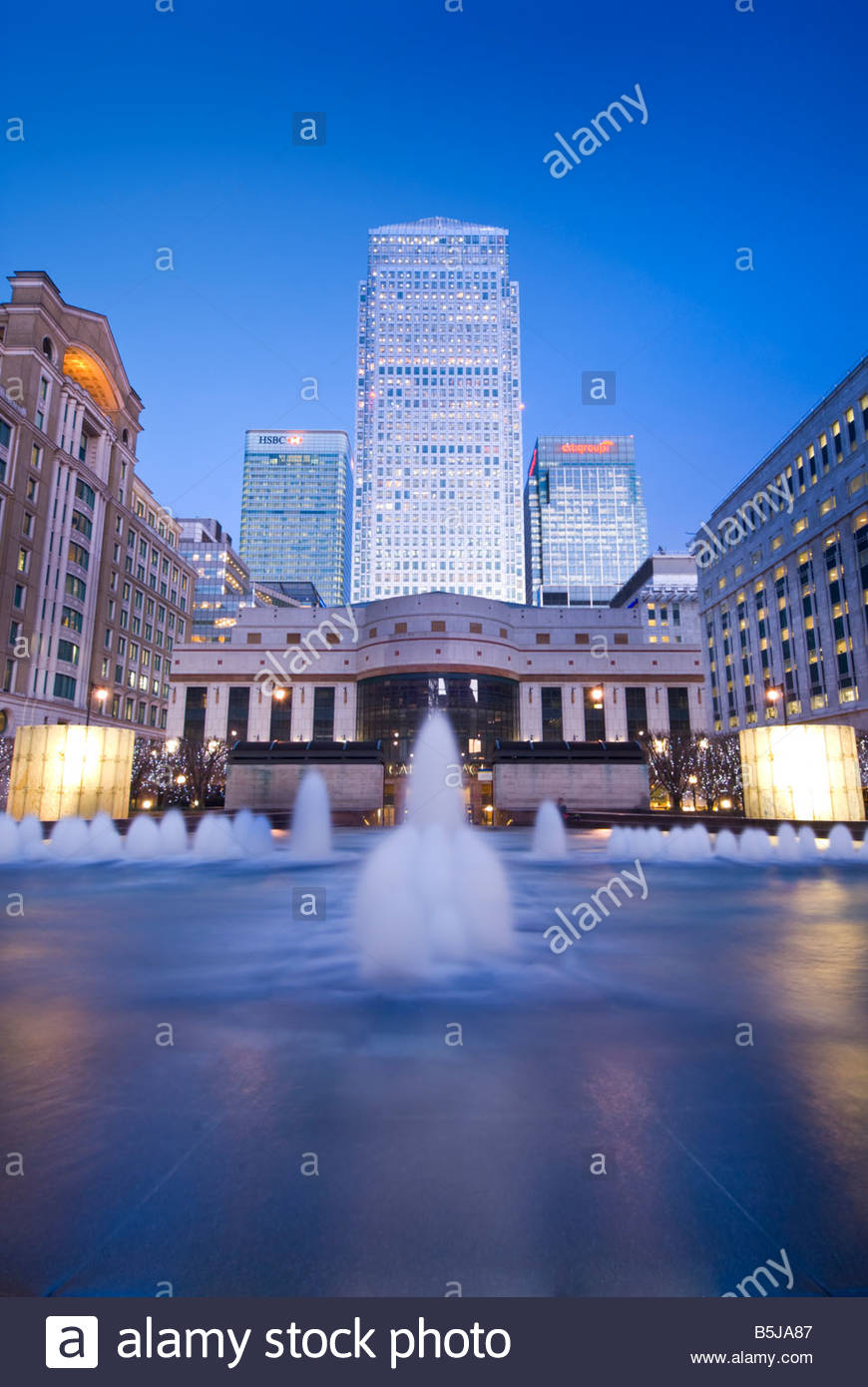 Cabot Square Canary Wharf High Resolution Stock Photography and Images ...