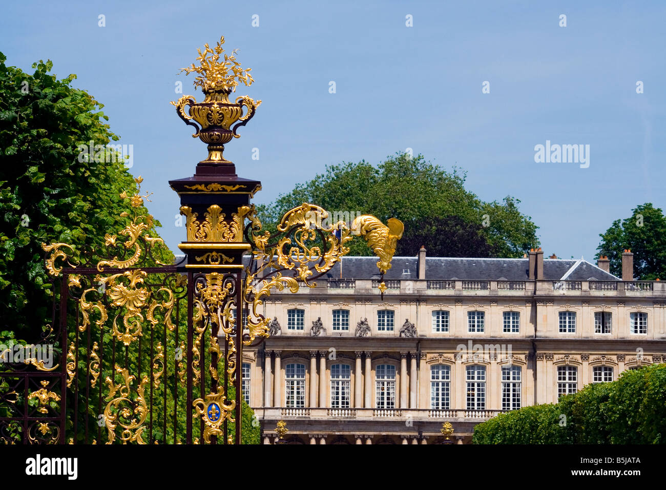 Ornamentation at the gate of the royal palace hi-res stock photography ...
