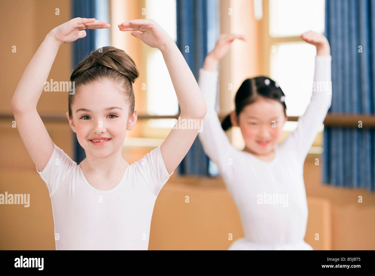 Young asian ballerina ballet pose hi-res stock photography and images ...