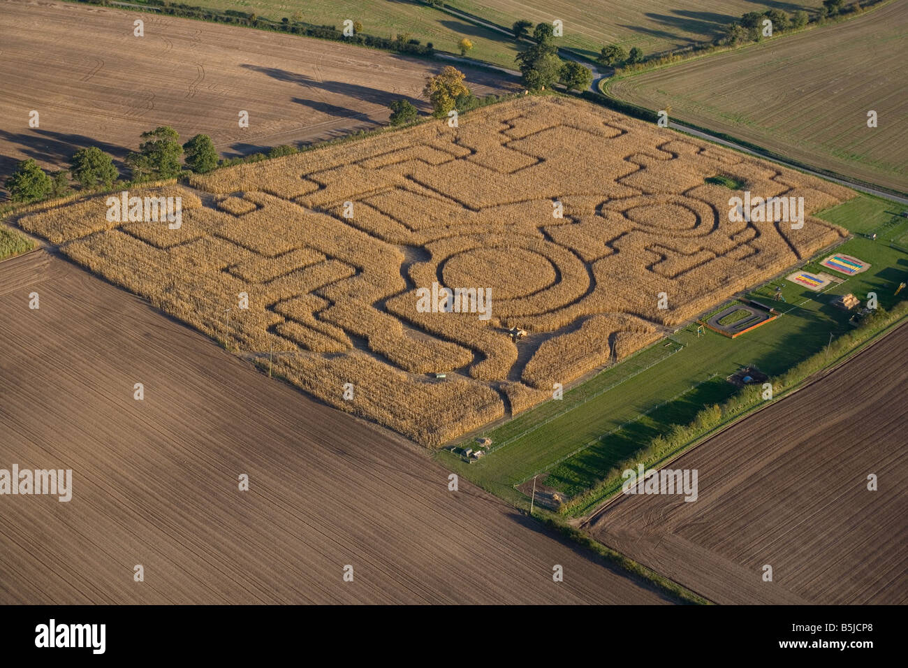 Corn maze aerial hi-res stock photography and images - Alamy
