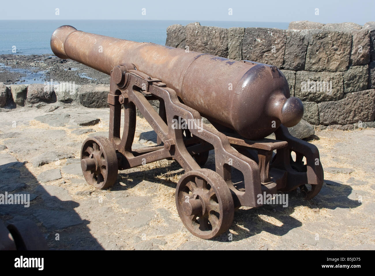 Cannon carriage mount hi-res stock photography and images - Alamy