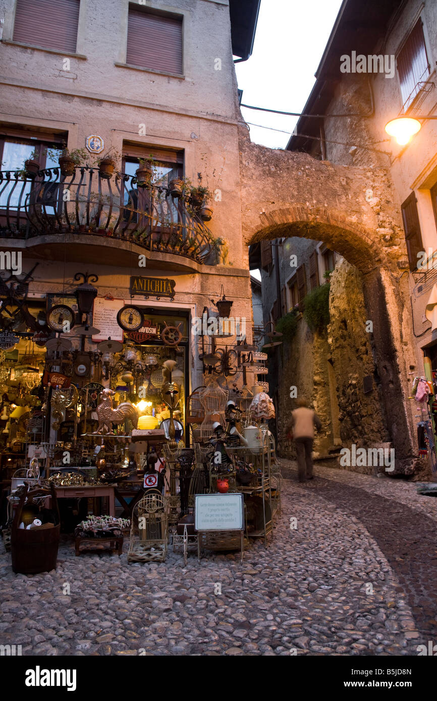 Store selling antiques and medieval arcade in the centre of the old ...