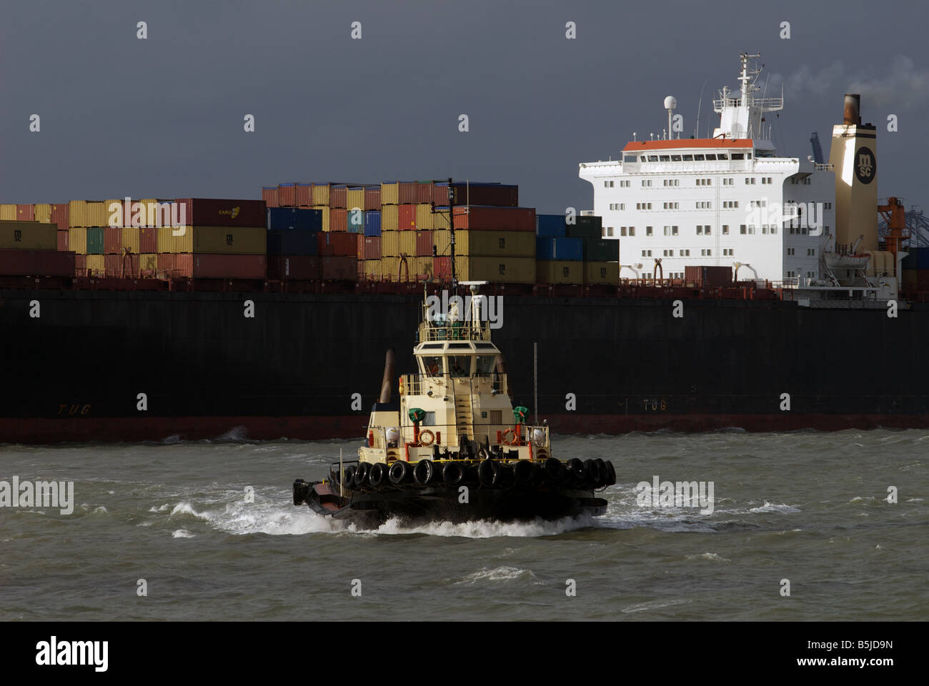 Tug boat, Port of Felixstowe, Suffolk, UK Stock Photo - Alamy