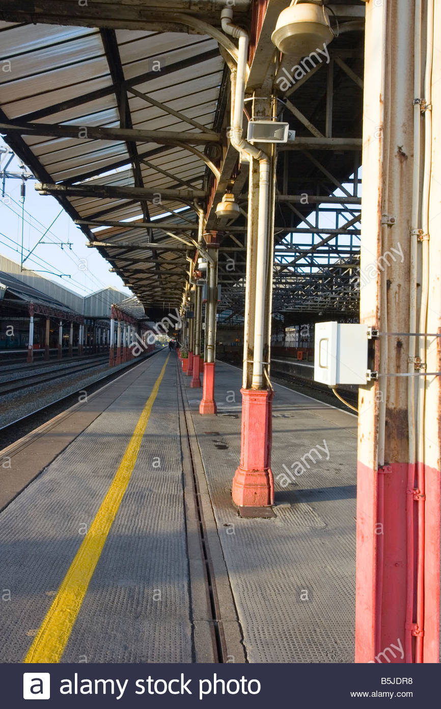 Crewe Railway Stock Photos & Crewe Railway Stock Images - Alamy