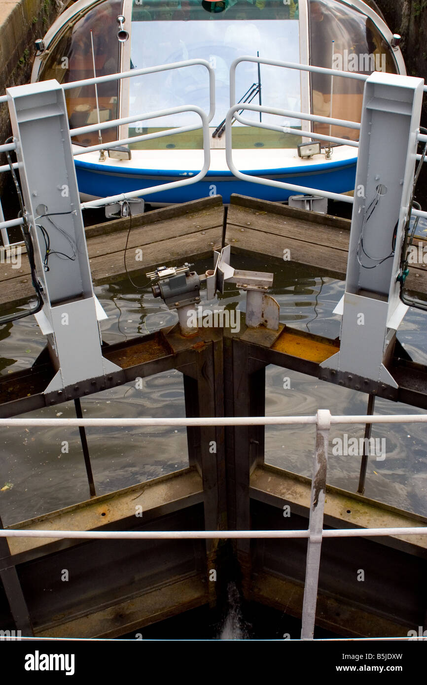 France sluice floodgate hi-res stock photography and images - Alamy