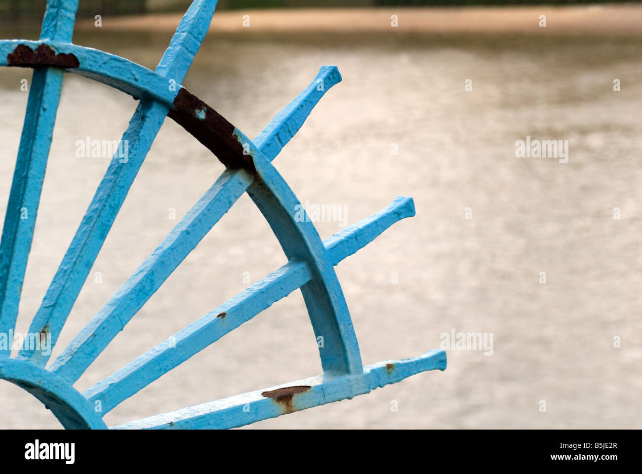 Thames Fence at Tower Bridge Stock Photo - Alamy