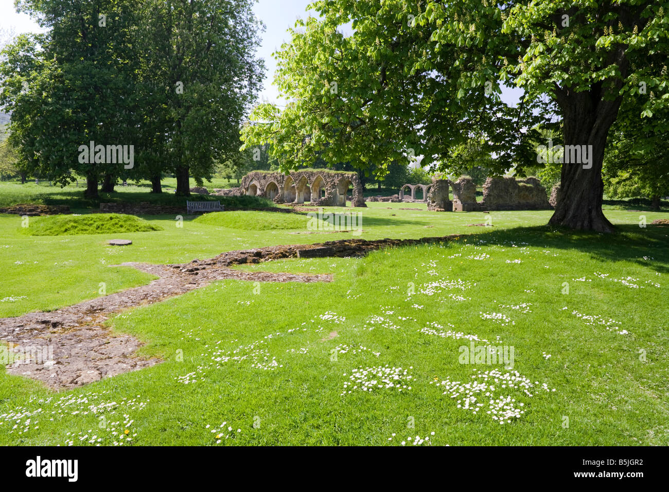 The original site of the abbey church at Hailes Abbey on the Cotswolds ...