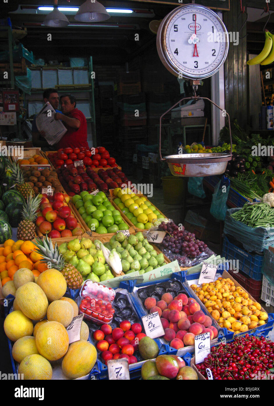 Greece Crete Greengrocers Stall Iraklion outside market Stock Photo - Alamy