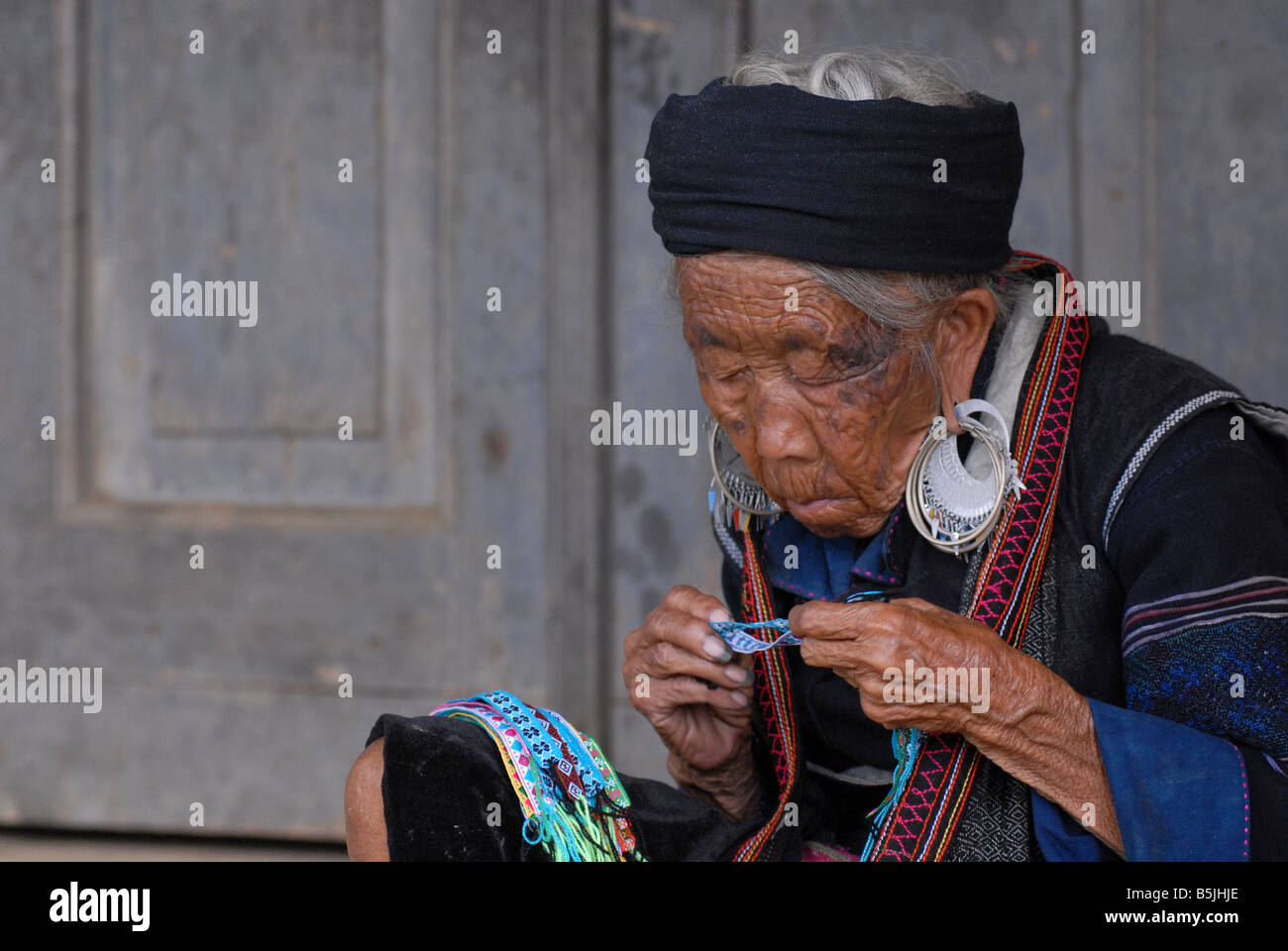 Old Black Hmong Lady Sapa Northern Vietnam Stock Photo - Alamy