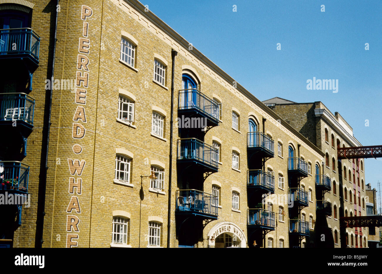 Pierhead Wharf High Resolution Stock Photography and Images - Alamy