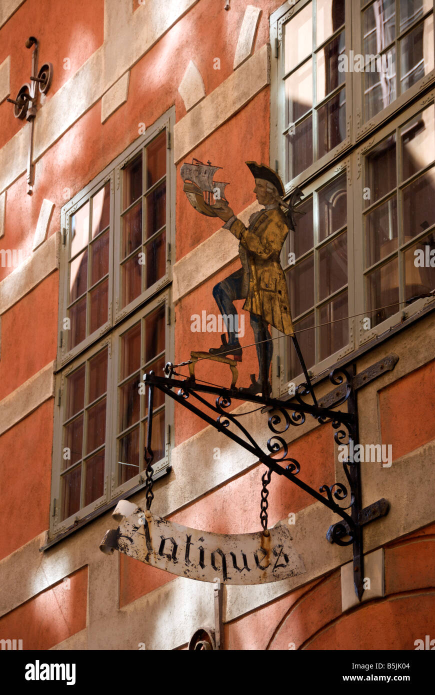Antique shop sign hi-res stock photography and images - Alamy