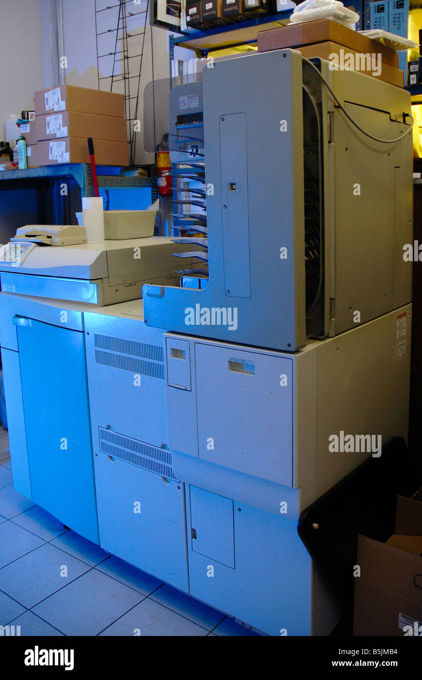 Mini printer hi-res stock photography and images - Alamy