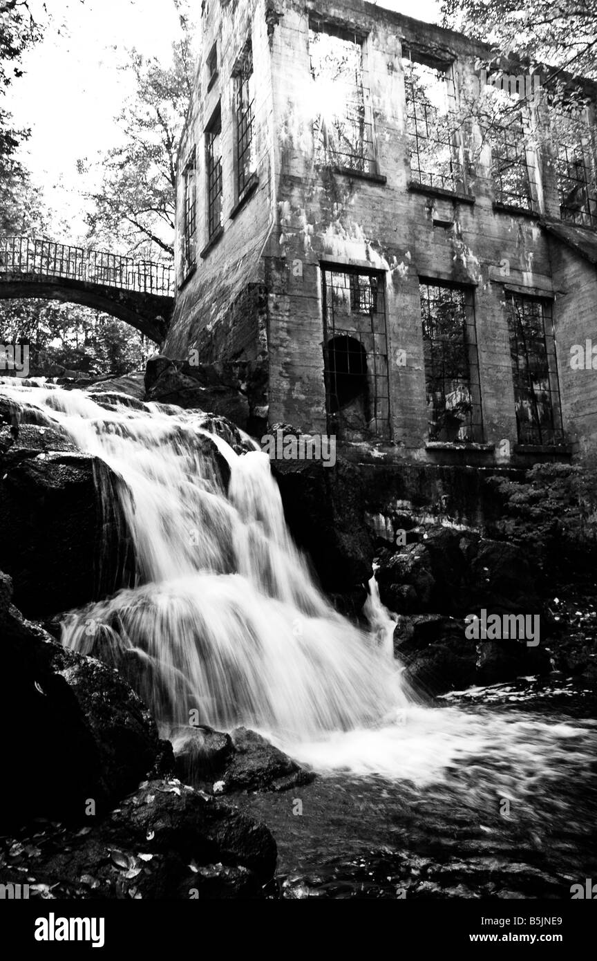 Old quebec bridge Black and White Stock Photos & Images - Alamy