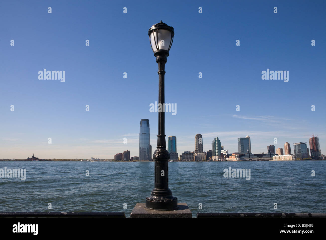 Statue of liberty from battery park hi-res stock photography and images ...