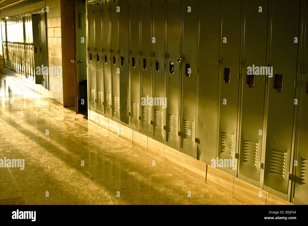 Rows of lockers in a school hallway Stock Photo - Alamy