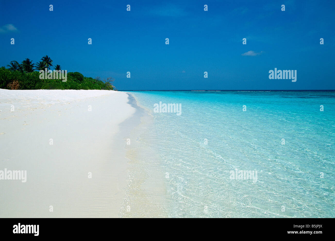 Shimmering beach maldives hi-res stock photography and images - Alamy