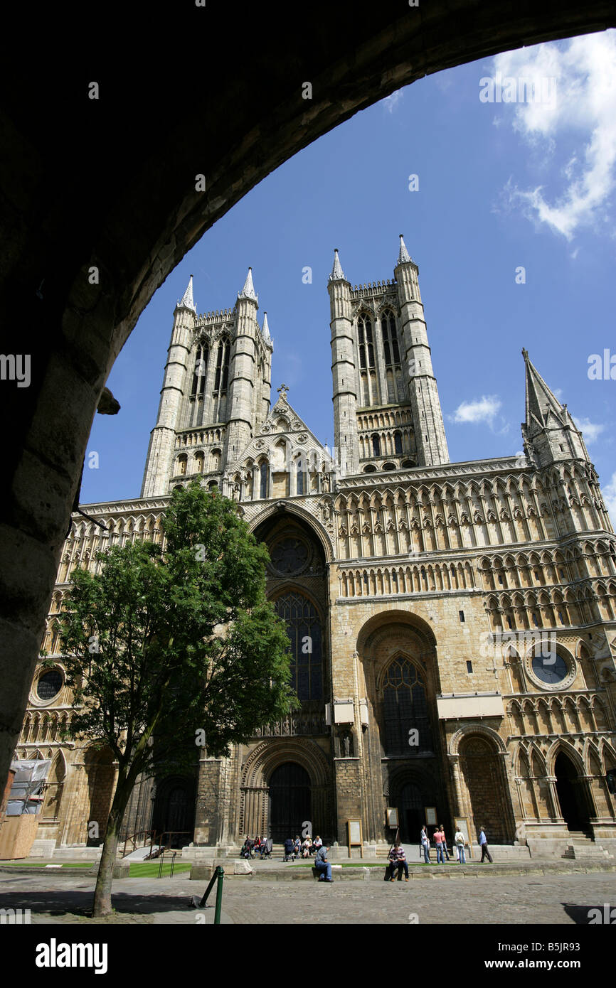 Lincoln west gate High Resolution Stock Photography and Images - Alamy