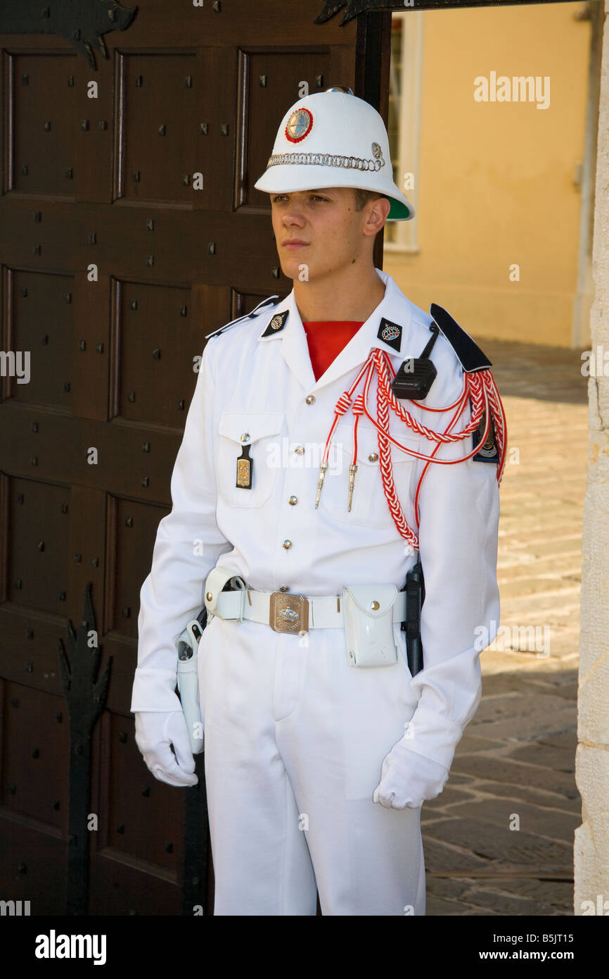 Soldier standing guard outside Prince’s Palace, Palais Princier, Monaco ...