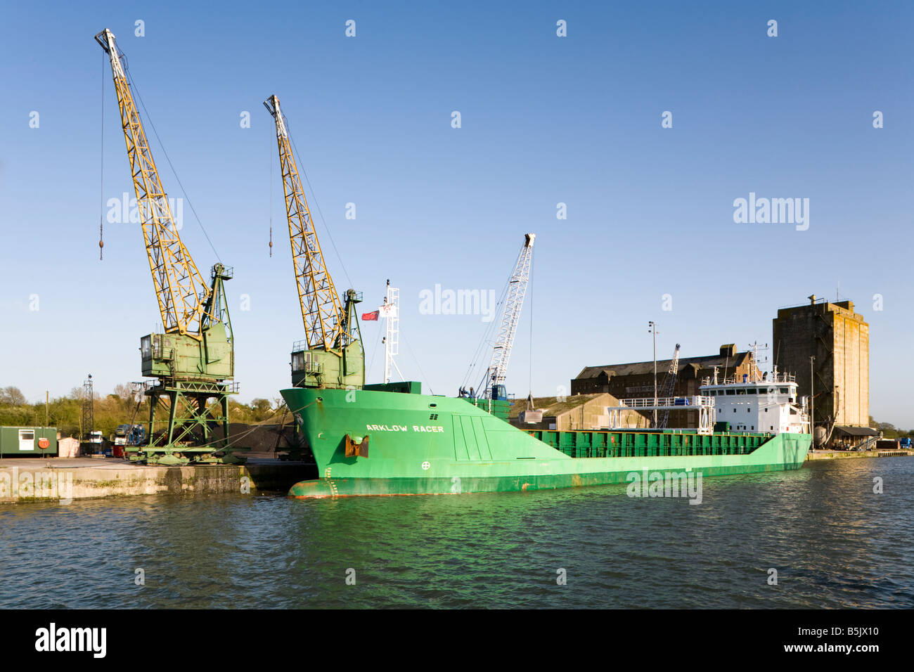 Evening sunlight at Sharpness Docks, Gloucestershire Stock Photo - Alamy