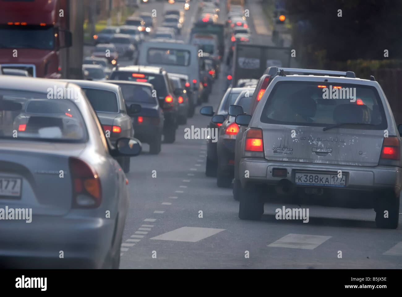 Hard traffic on Moscow road Stock Photo - Alamy
