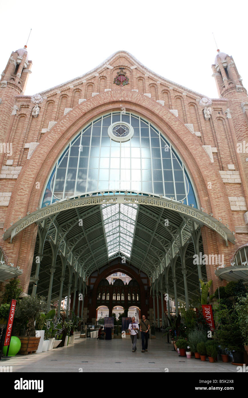 Mercado Colon Modernista Building now houses a shopping centre ...
