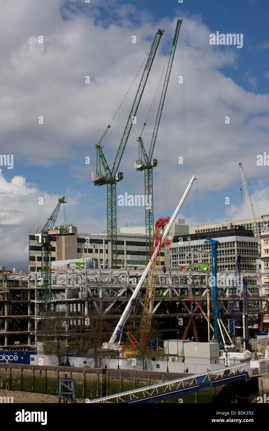 Cranes in london hi-res stock photography and images - Alamy